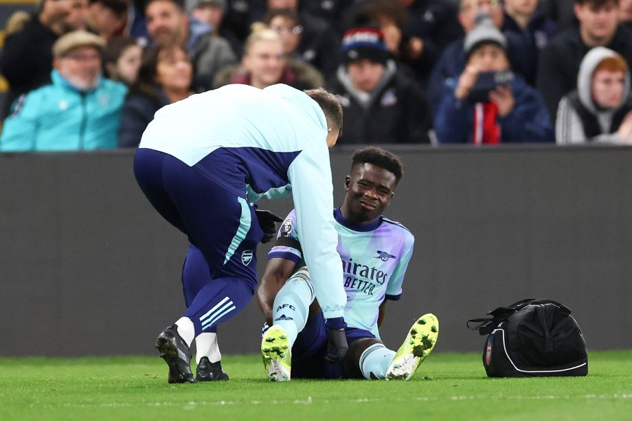 Saka Injury Update: Arsenal Star Strapped with Ice After Davis Tackle